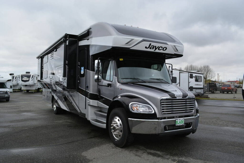 2023 Jayco Seneca 37L Class C RV (Floor Plan) - RVJunket